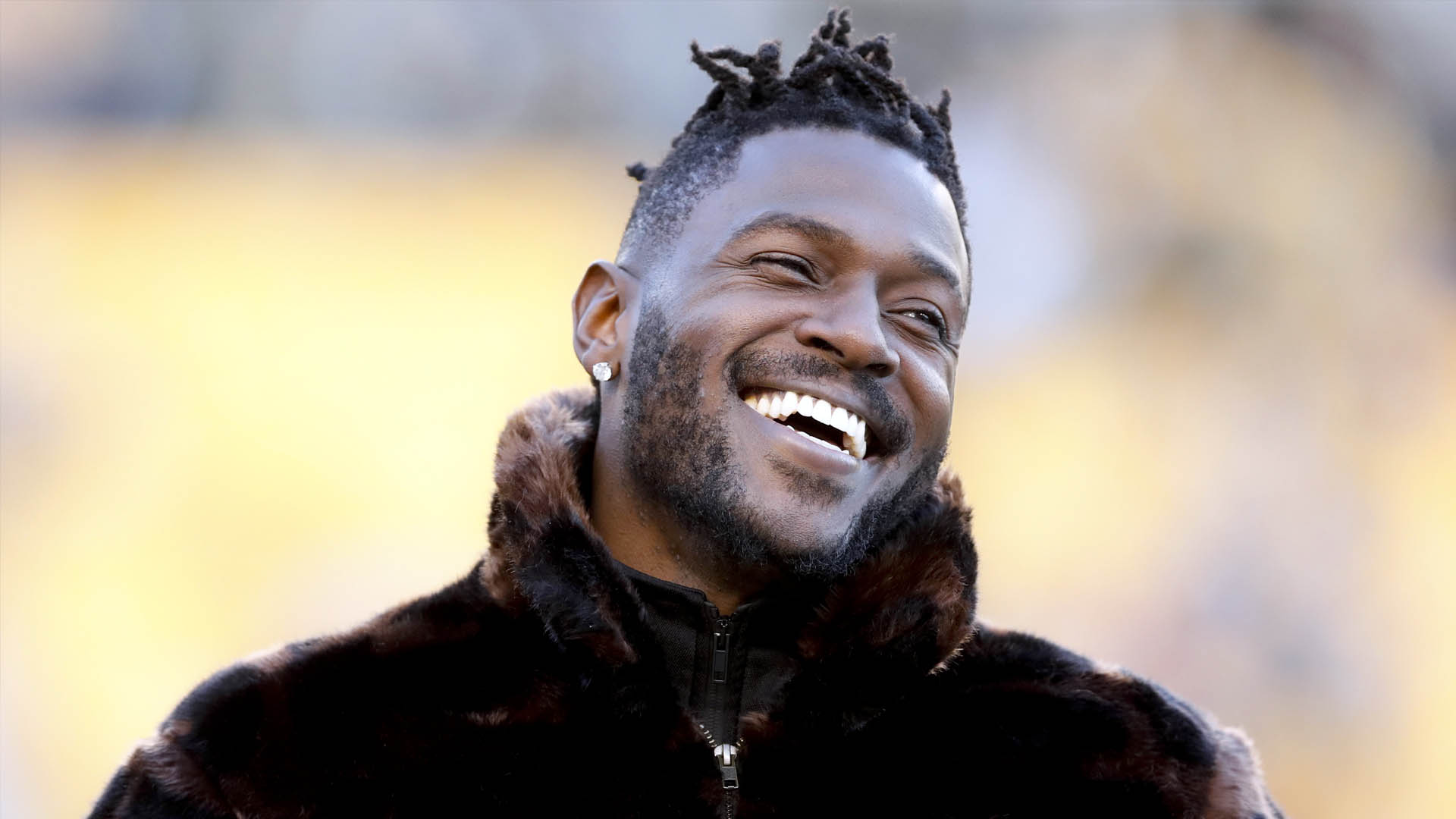 Antonio Brown at Raiders facility, but his blonde mustache is long gone