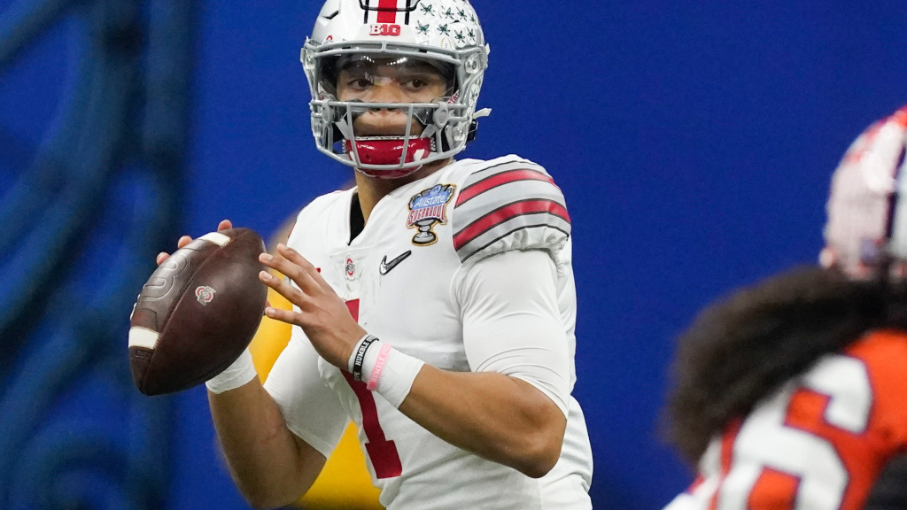 NFL Draft: Justin Fields — 5 Things You Need To Know