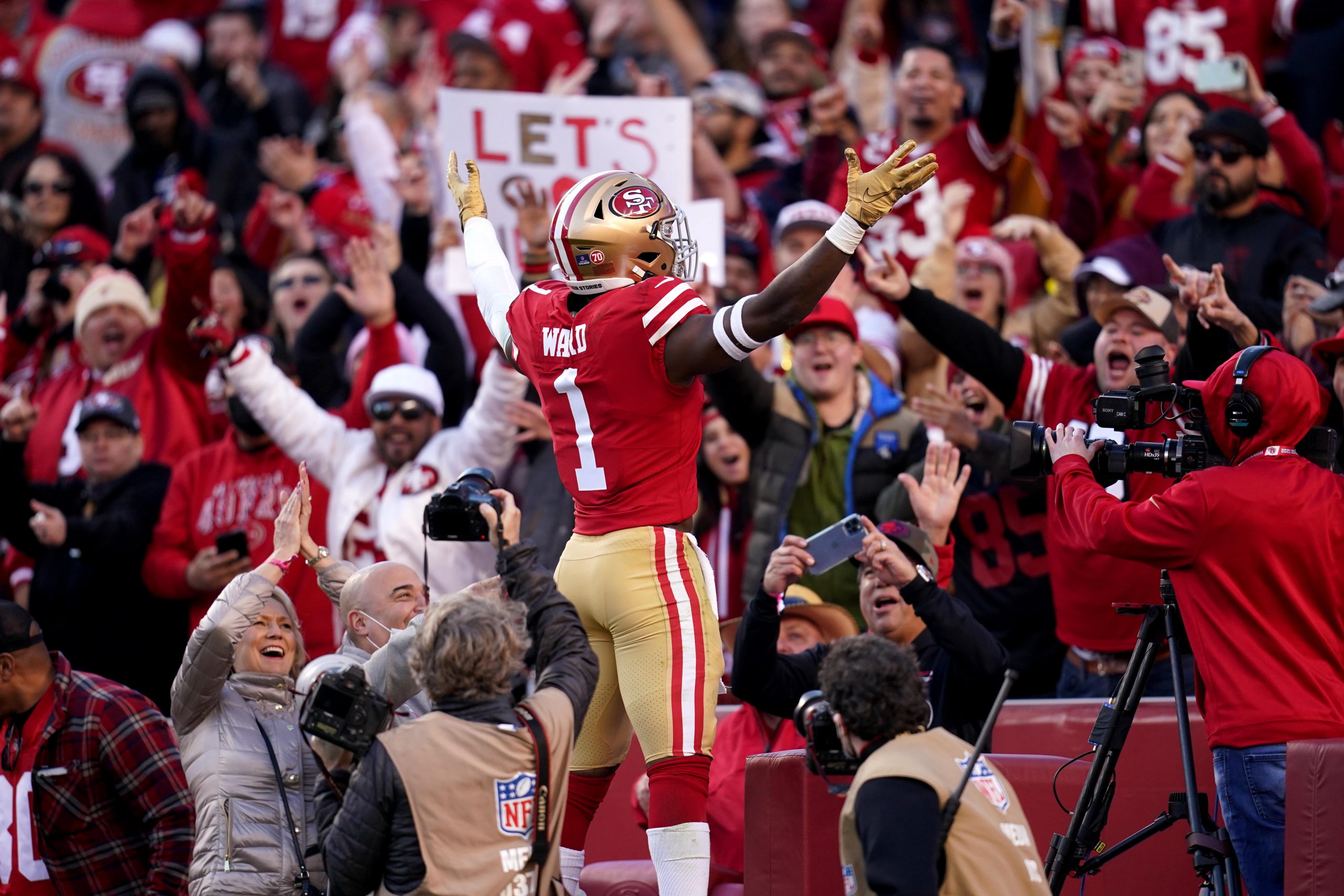 Best photos from 49ers' Week 17 win over Texans