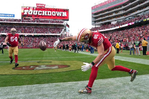 49ers restructure 2 contracts, create $23 million in cap space
