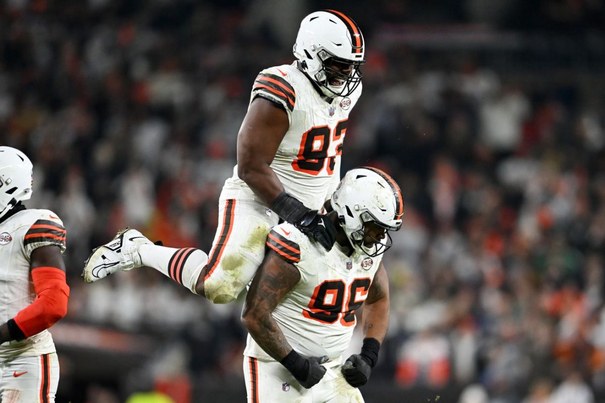 49ers sign former Browns DT Jordan Elliott to a two-year deal worth $10 ...