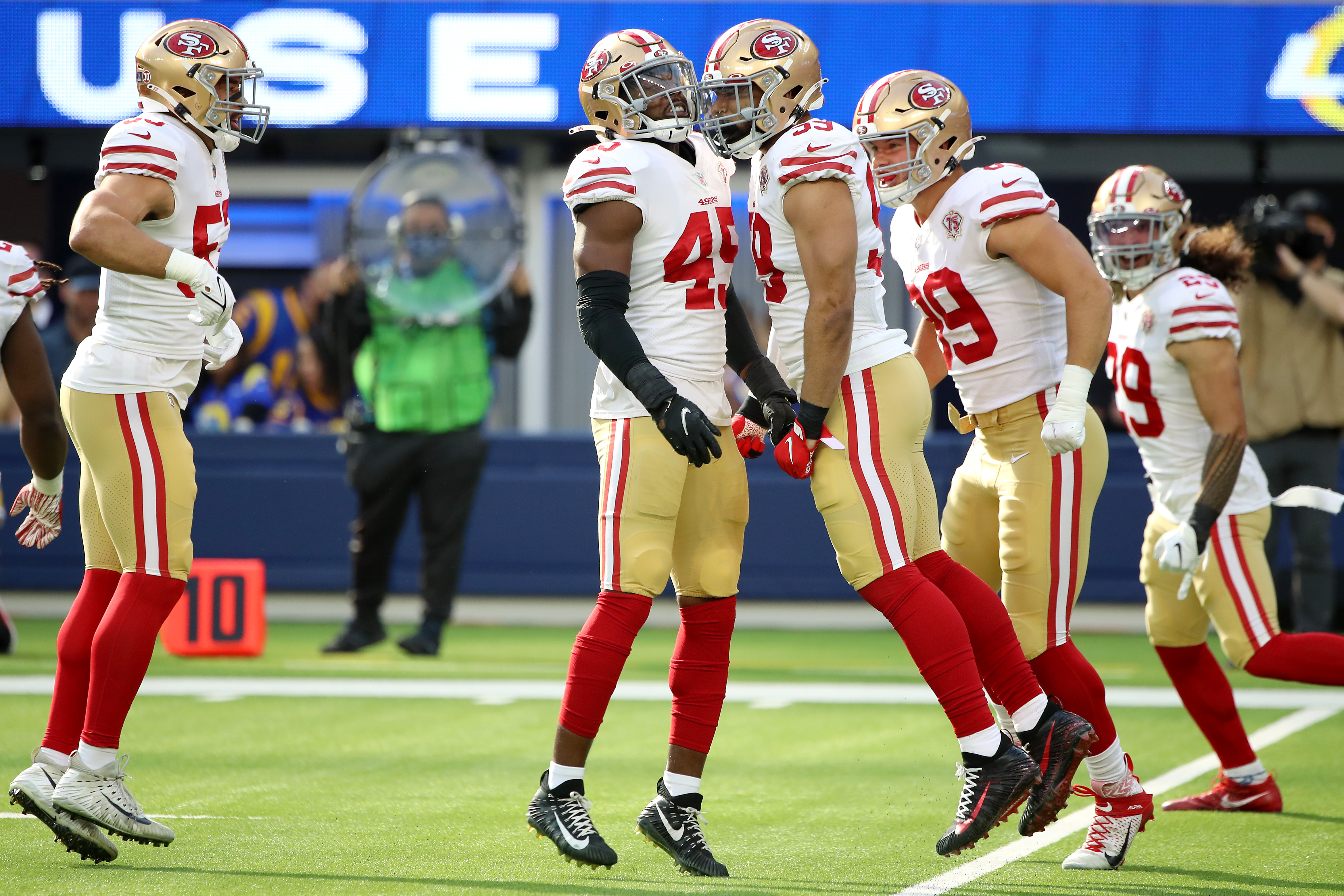 Kyle Shanahan explains why Curtis Robinson will start over Nick Martin