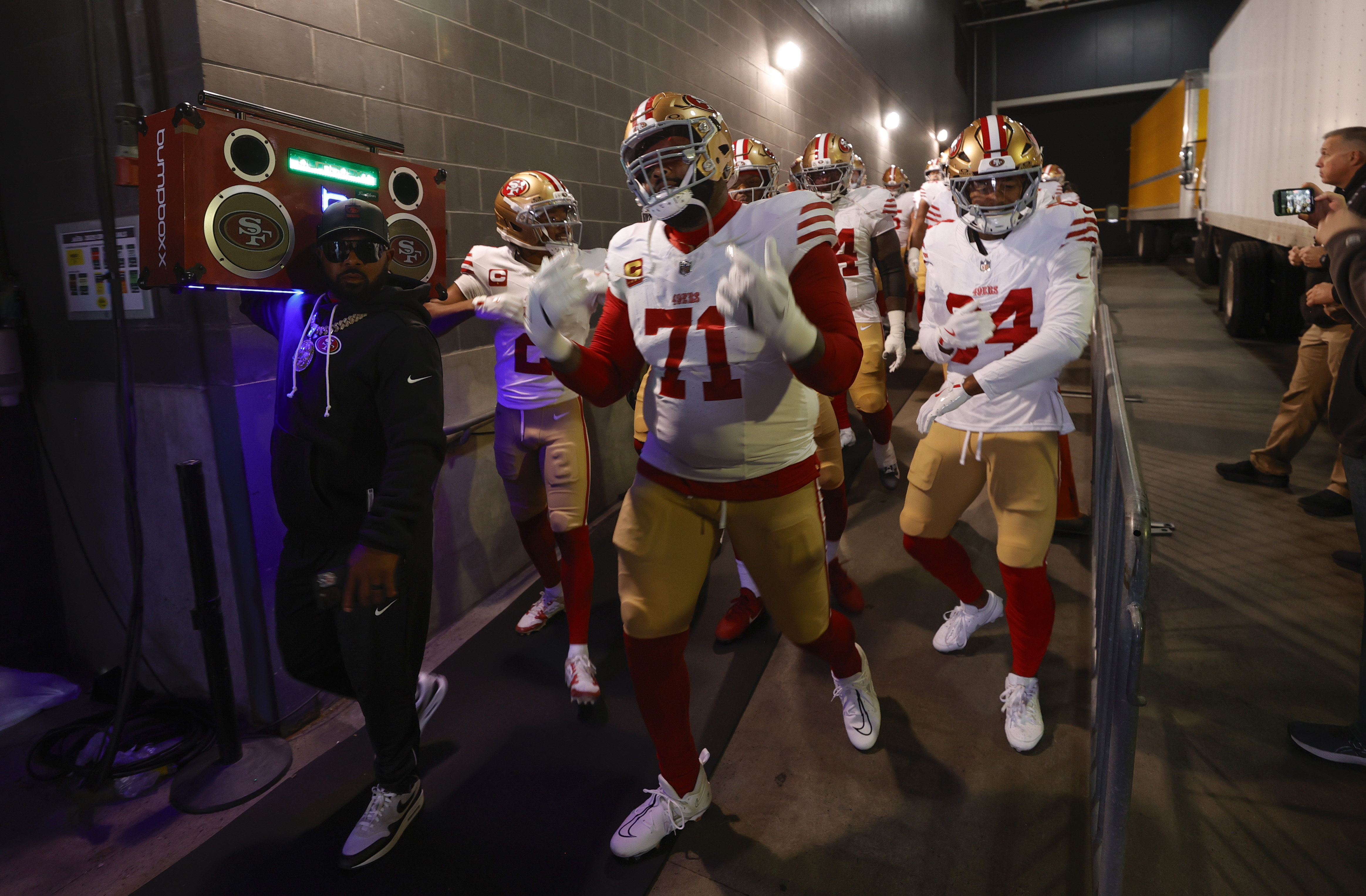 The 49ers need Trent Williams’ best game of 2025 against the Rams